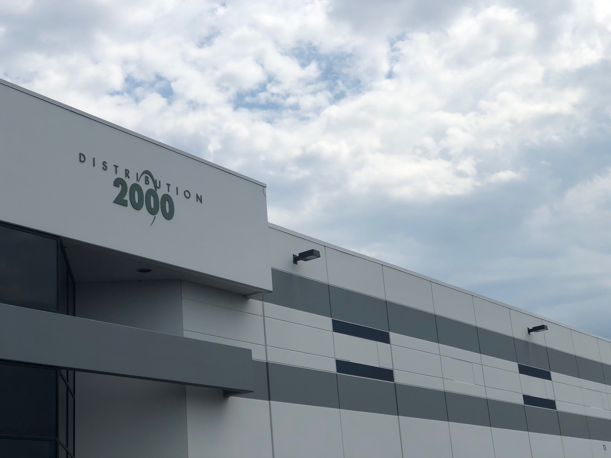 Contact | Distribution 2000